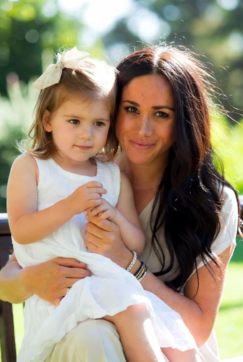 4 MINUTES AGO: Meghan Markle has finally revealed a new photo of ...